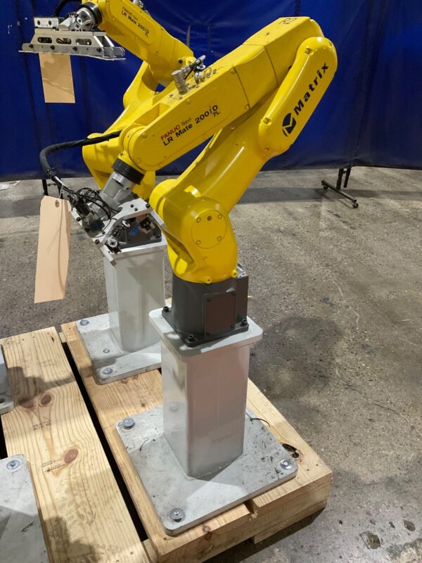 Used FANUC LR MATE 200ID/7L W R30IB Robots IGAM1240017
